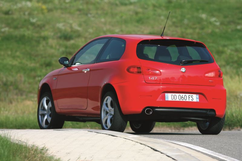 Alfa Romeo 147 (facelift 2004) 3-doors 2.0 (150 Hp) Automatic